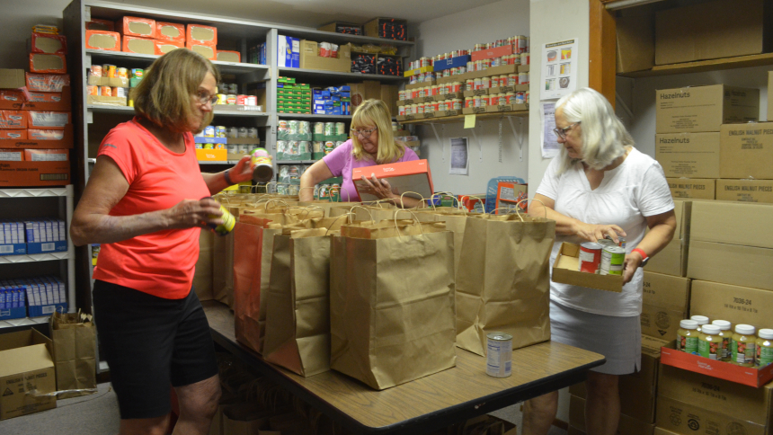 Faith and generosity lead to growth of parish food pantry | Diocese of Gary