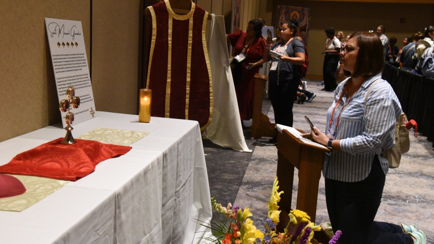Despite long wait, chance to venerate saints' relics offers 'graces ...